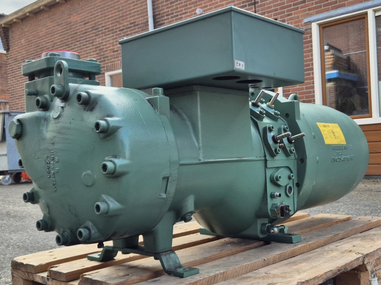 Used Bitzer CSH 7593-90Y-40D semi-hermetic screw compressor Freon | HOS BV